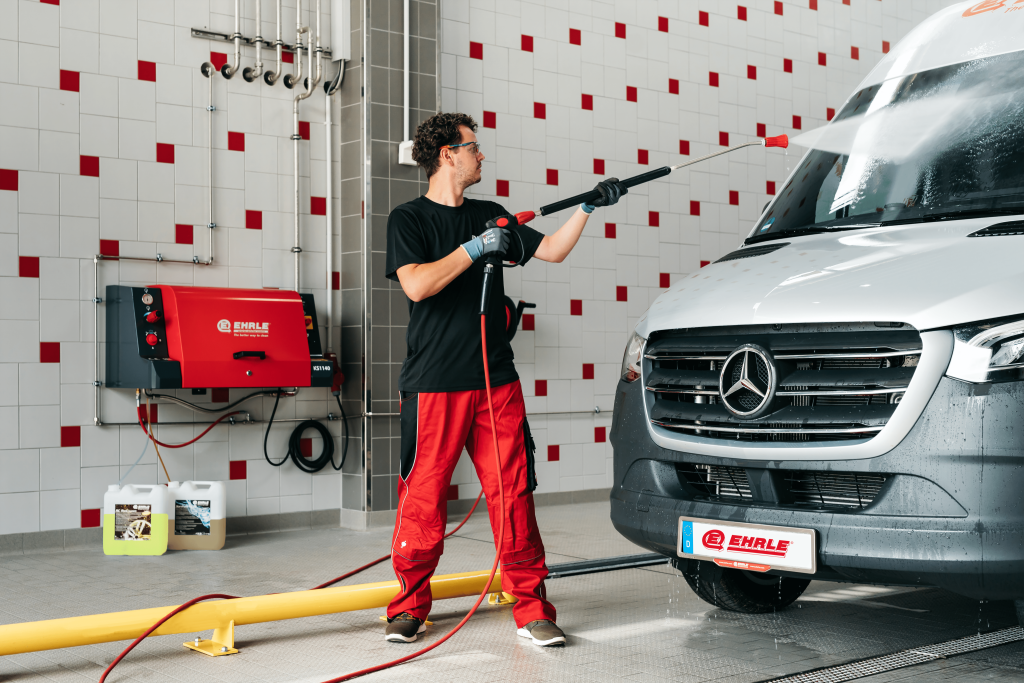 Static Cold Water Pressure Washer - Columbus UK, Darlington Office Based